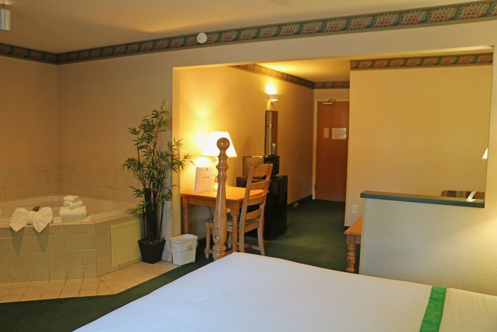 GuestHouse Kelso Longview Hotel